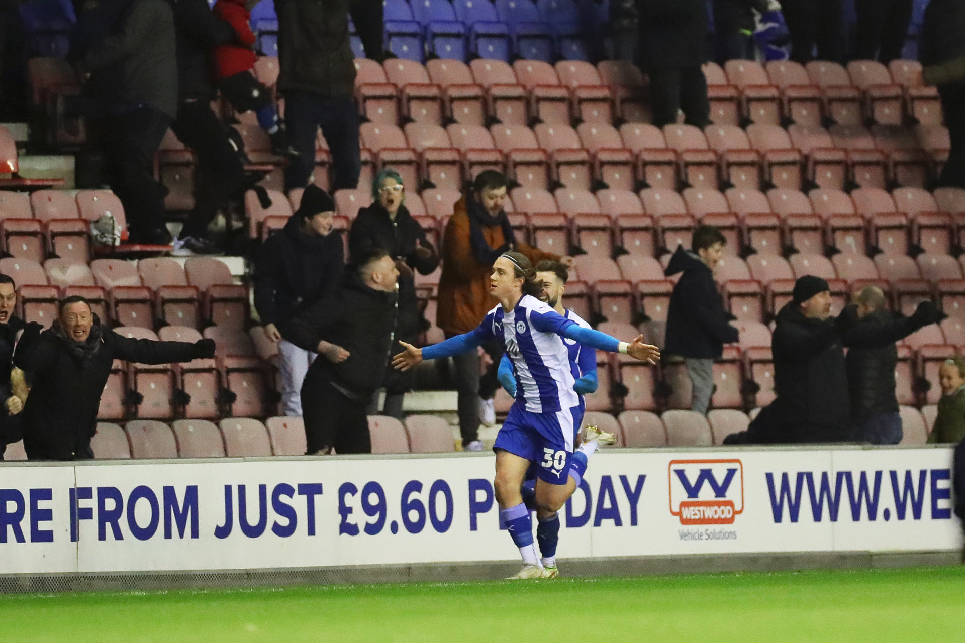 Nottingham Forest send scouts to watch 'dangerous' five-goal EFL midfielder