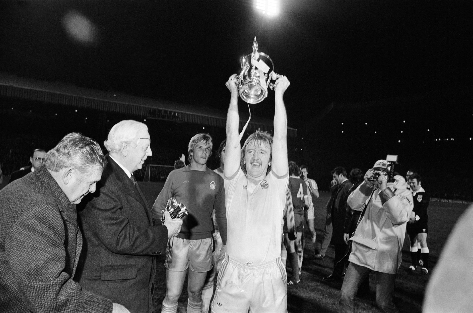 He's the player who made just seven appearances for Nottingham Forest ...