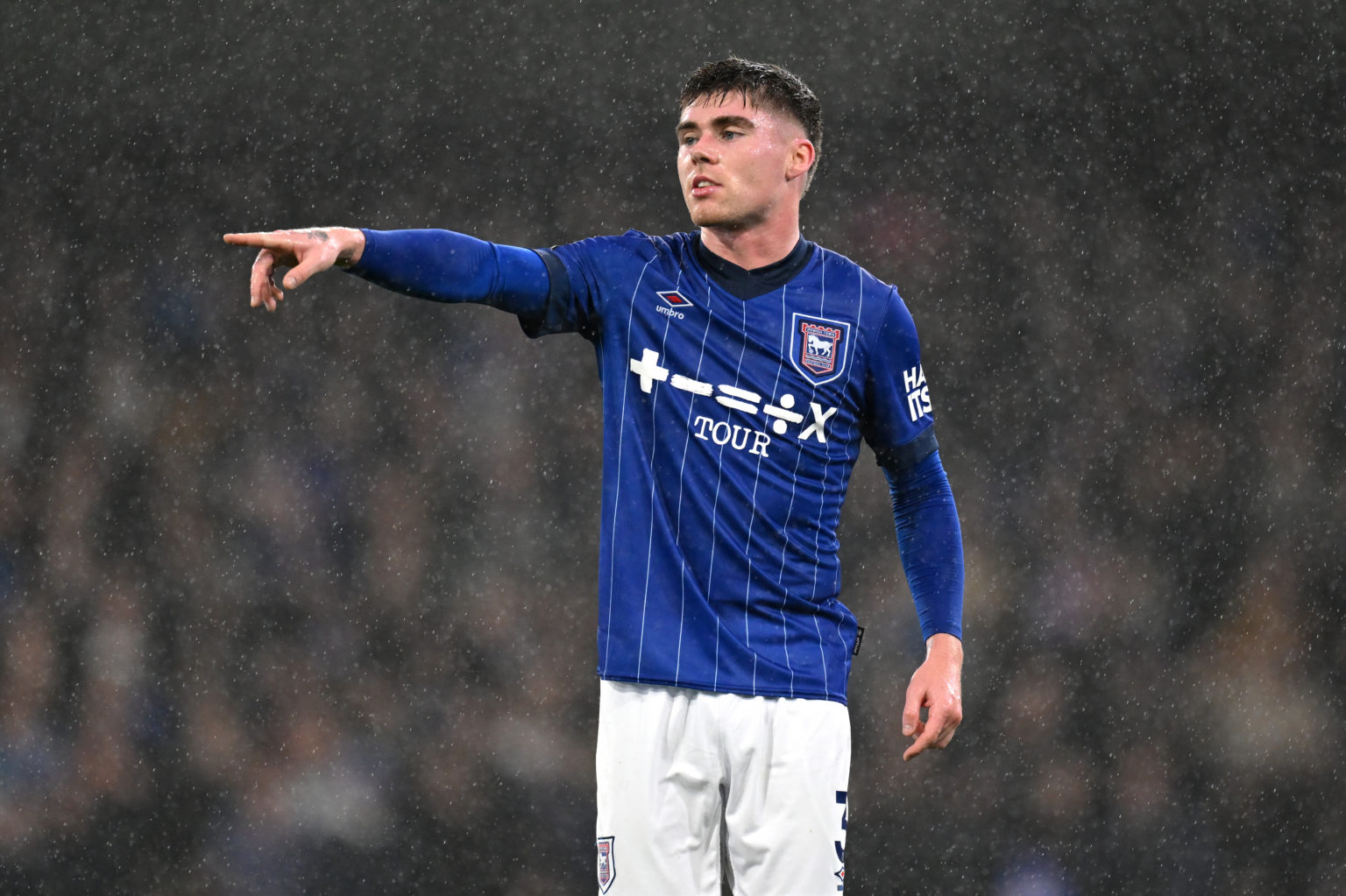 Nottingham Forest prepare to 'launch' bid for Championship star to ...
