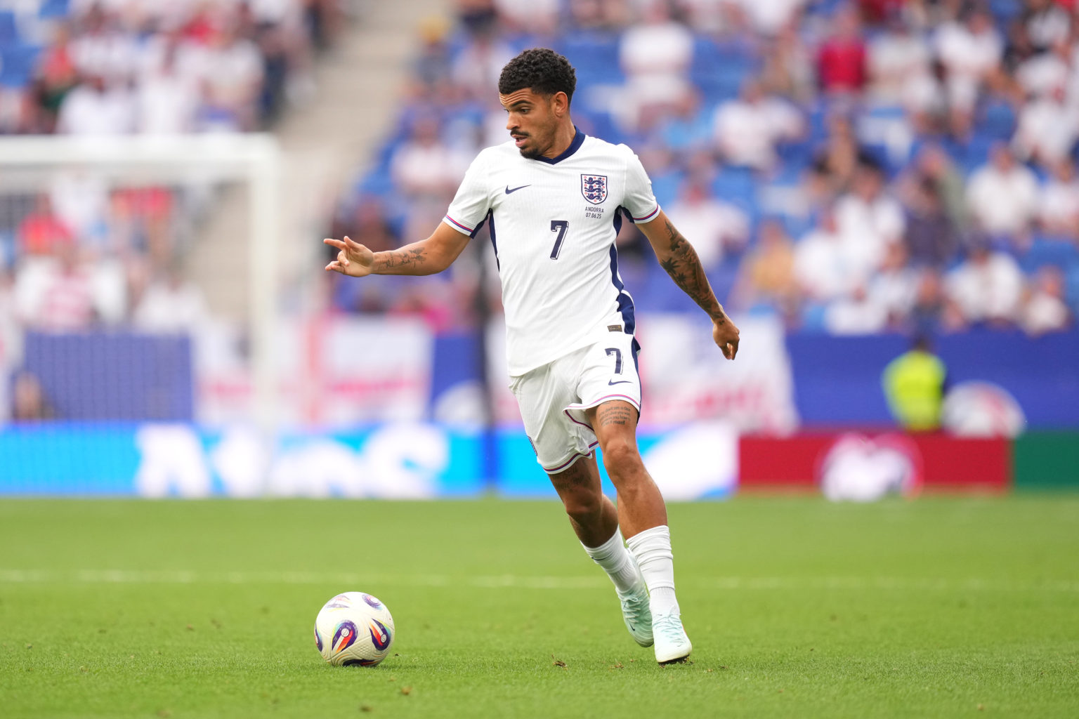 Morgan Gibbs-White absolutely gutted after Nottingham Forest ...