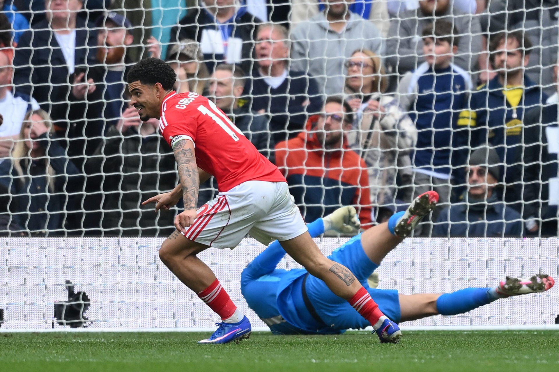 What Nottingham Forest fans chanted that made Morgan Gibbs-White laugh ...